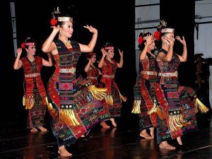 3 Kreasi Tari Tortor, Warisan Budaya Batak Toba - Travelling Indonesia